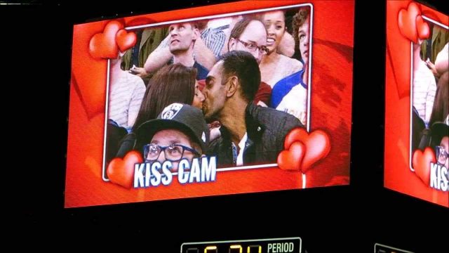 VIDEO: Co všechno se může stát, když vás zabírá Kiss Cam? – Epochaplus.cz